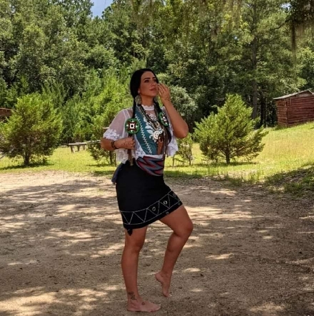 Exclusive Interview: Evette Young (The Connection) | HNN