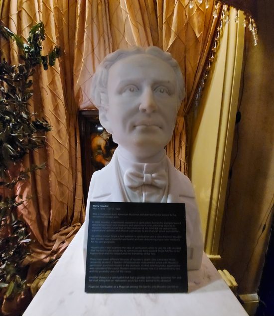 Destination Review: Vampa Museum - Vampire and Paranormal Museum | HNN